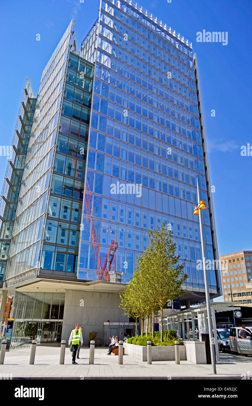 The place, london bridge hi-res stock photography and images - Alamy