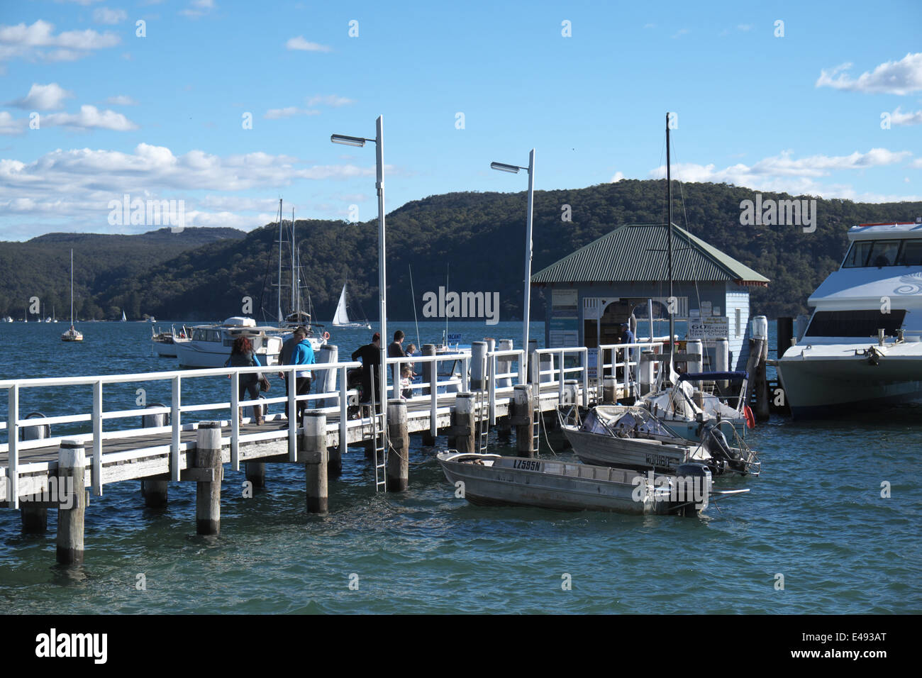 ferry wharf at sydney's palm beach pittwater area Stock Photo - Alamy