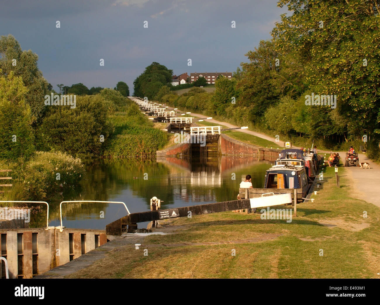 Caen hill locks hi-res stock photography and images - Alamy