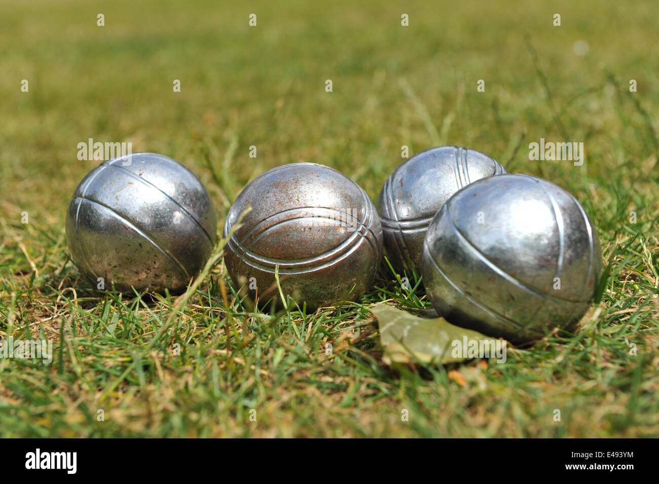 Grosvenor Square, London, UK. 6th July 2014. Boules, one of the many ...