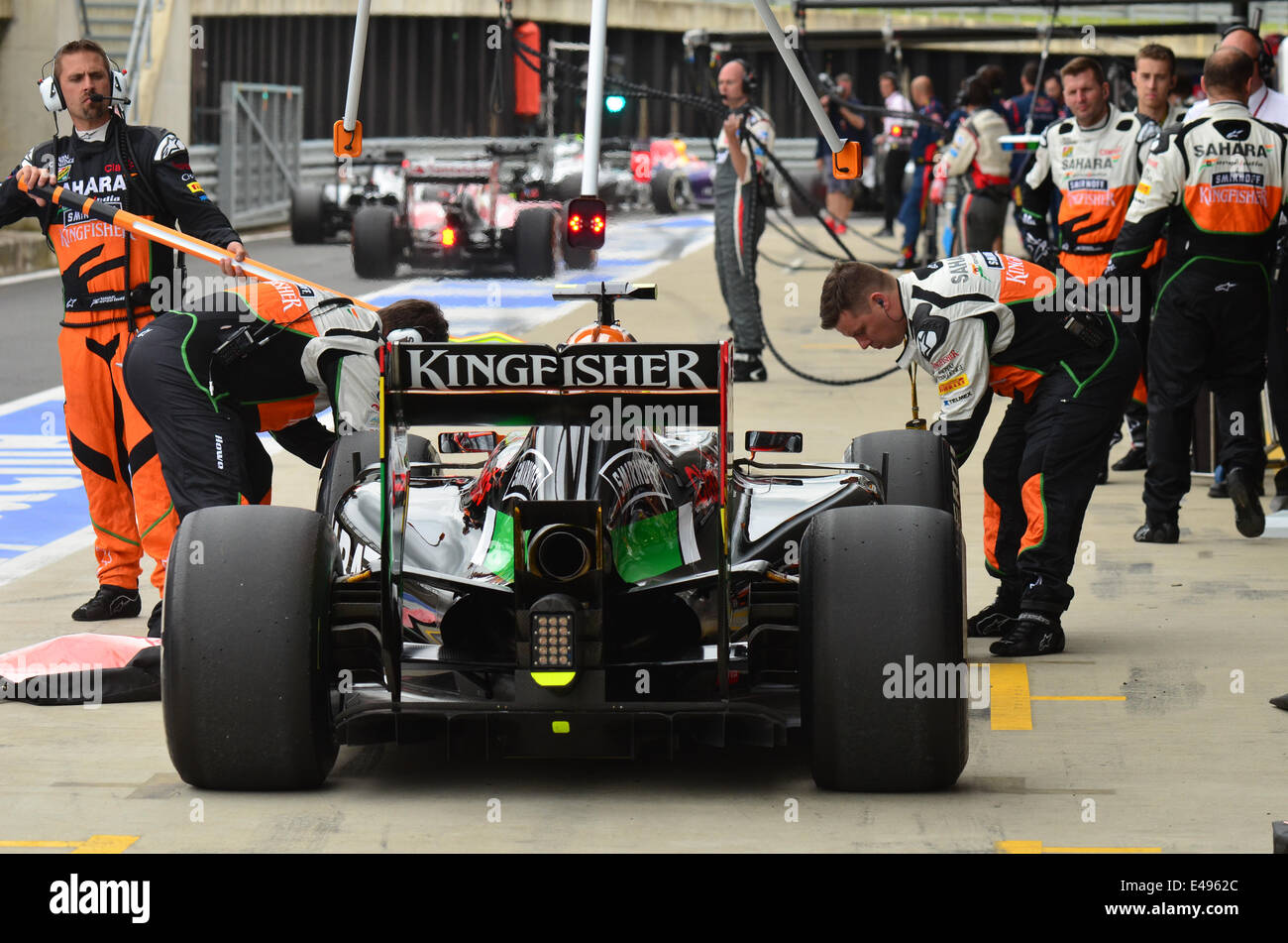 Team make a pit stop hi-res stock photography and images - Alamy