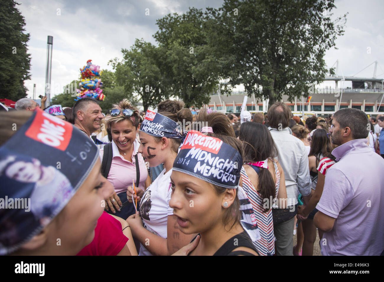 One direction concert hi-res stock photography and images - Alamy