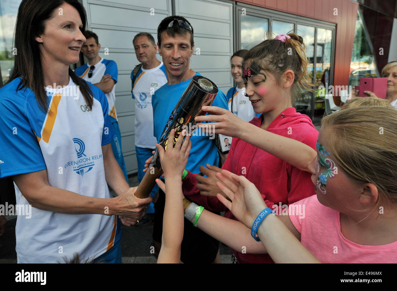 Commonwealth torch hi-res stock photography and images - Alamy