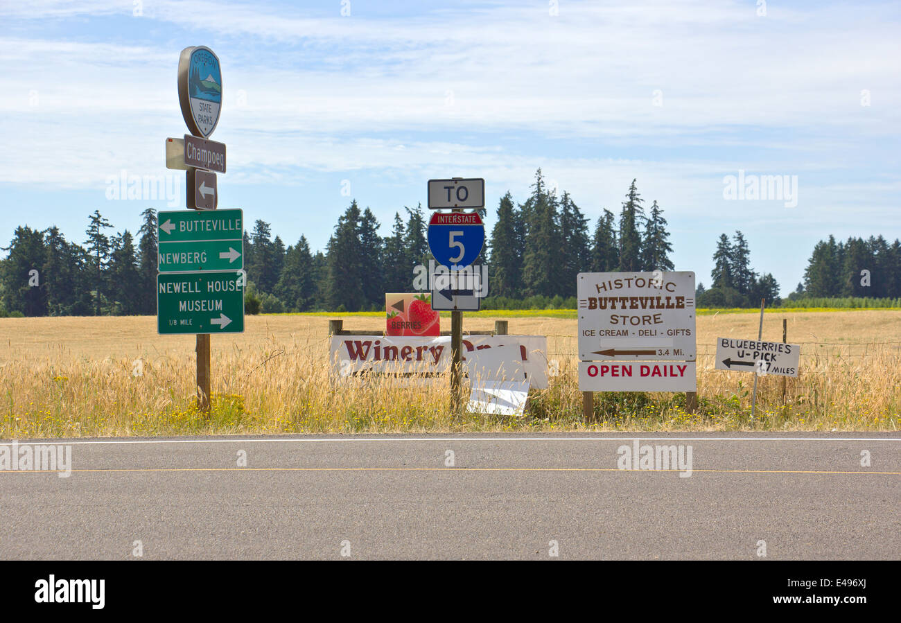 Informative road signs hi-res stock photography and images - Alamy