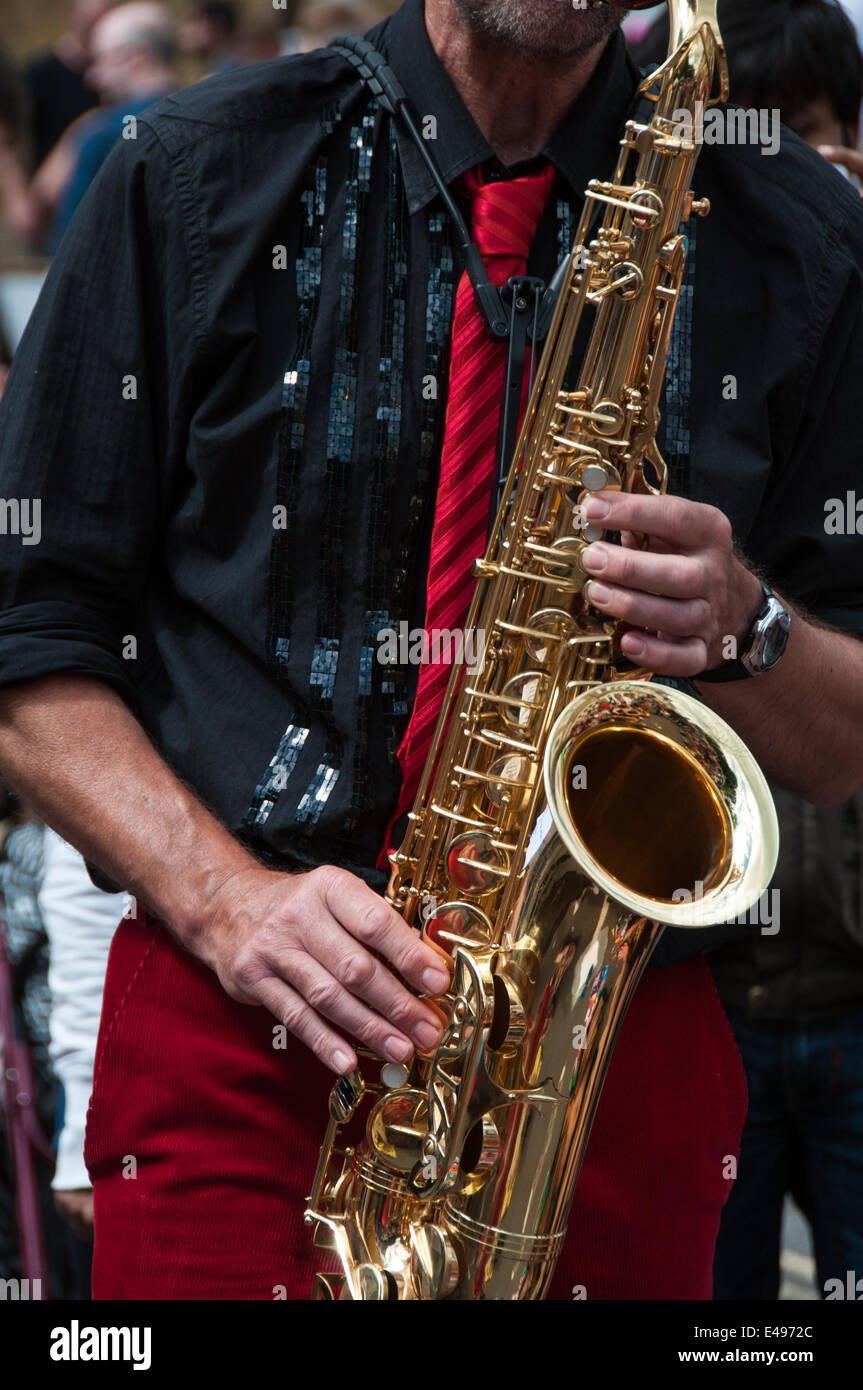 Oxford, UK. 06th July, 2014. Performers at the Cowley Road Carnival ...