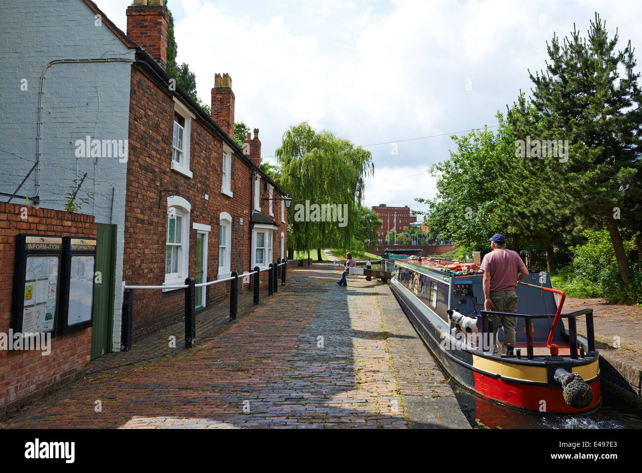 Broad street canal basin wolverhampton hi-res stock photography and ...