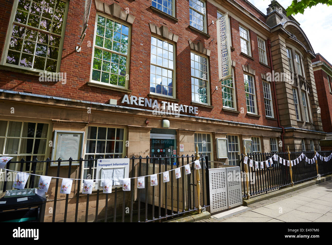 Arena theatre hi-res stock photography and images - Alamy