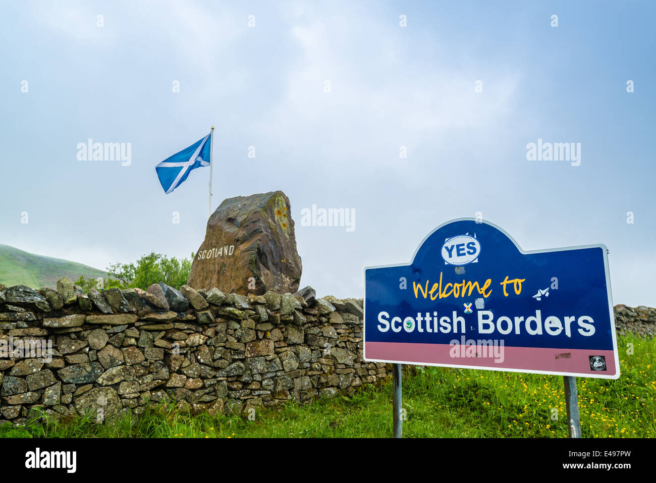 Welcome to scottish borders sign hi-res stock photography and images ...