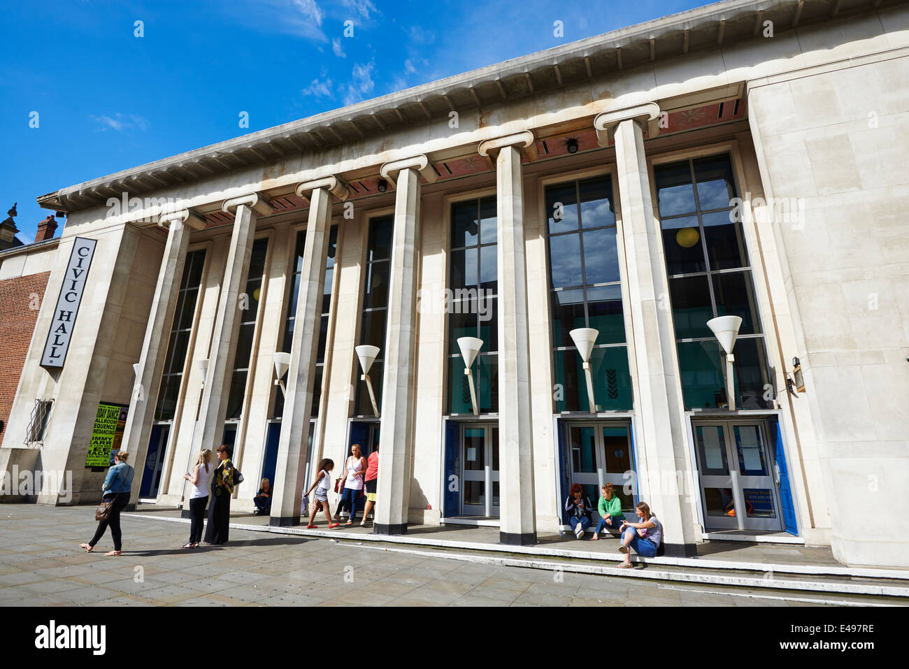 Wolverhampton civic hall hi-res stock photography and images - Alamy