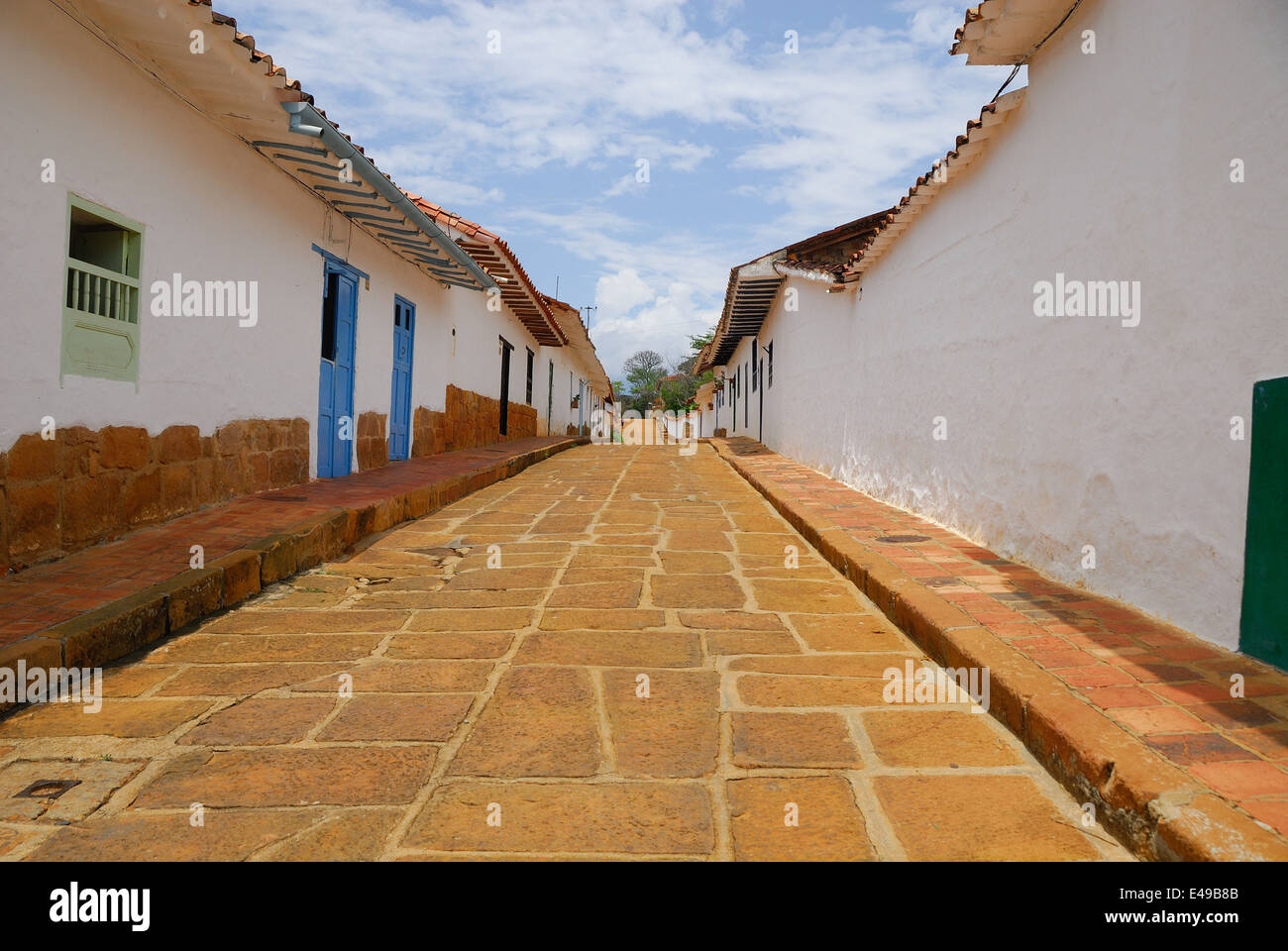 Street scene showing the structure of road surface, pavements and ...