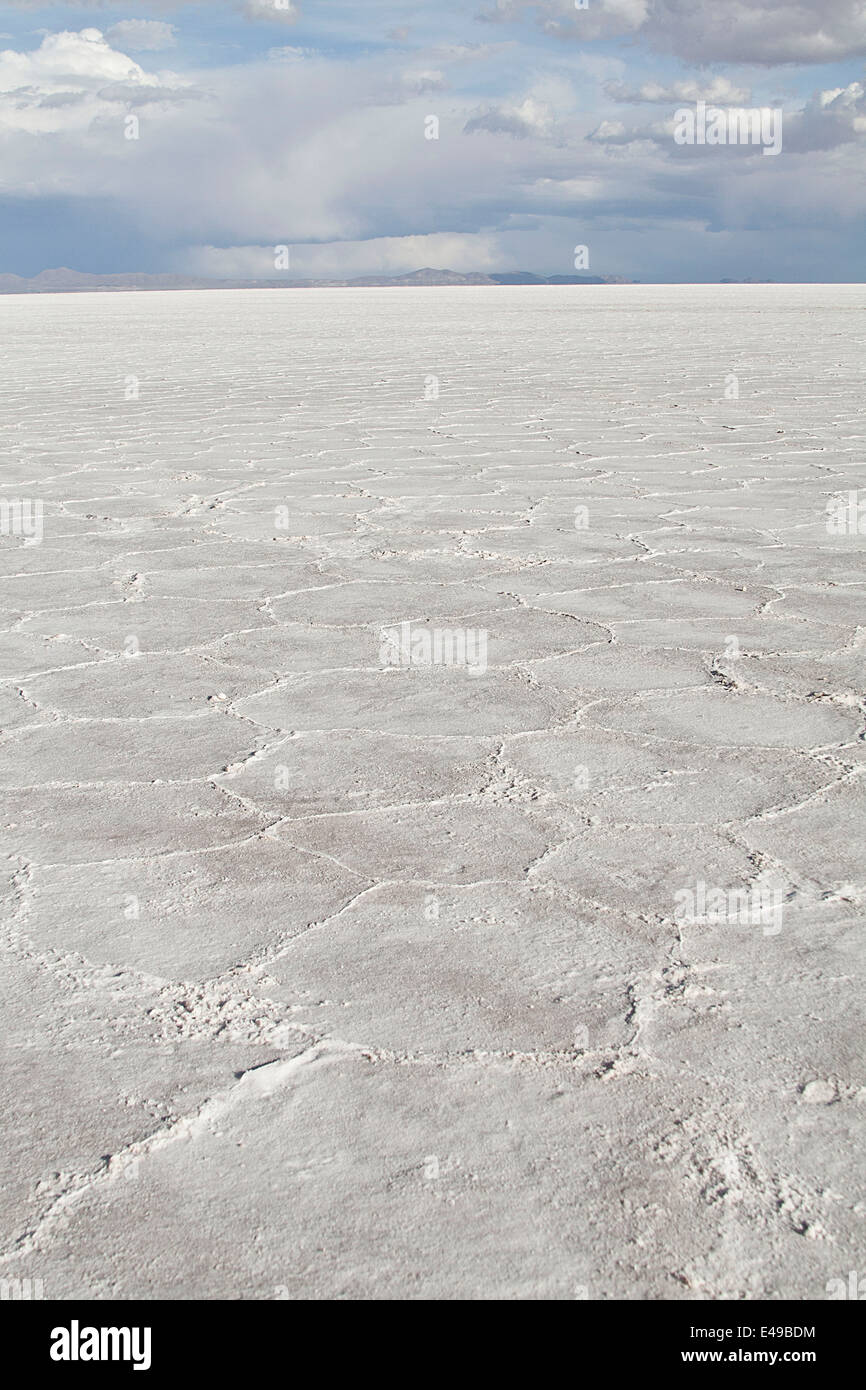 The Salar de Uyuni is the largest salt desert in the world continuously ...