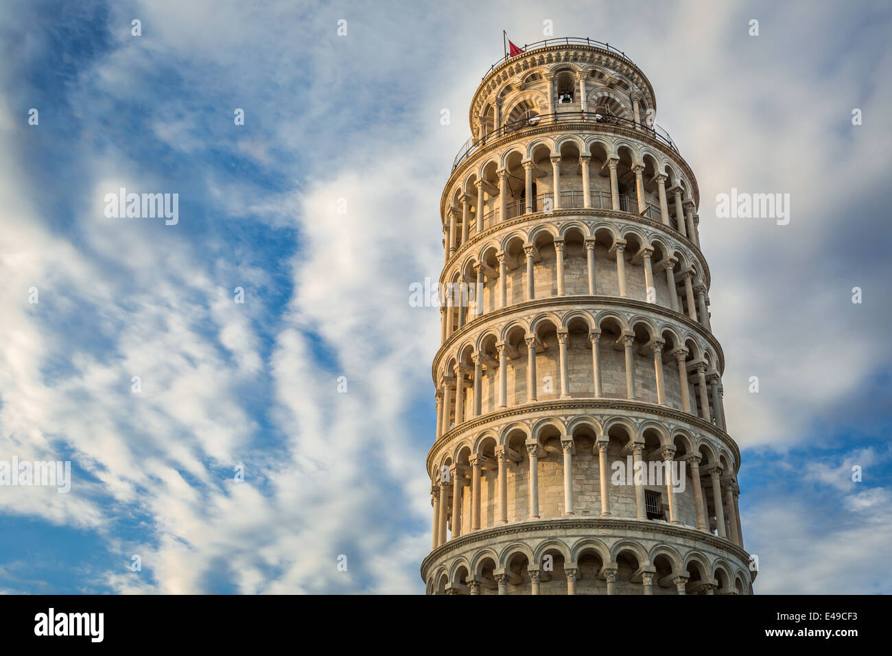 Leaning Tower of Pisa on blue sky background Stock Photo - Alamy