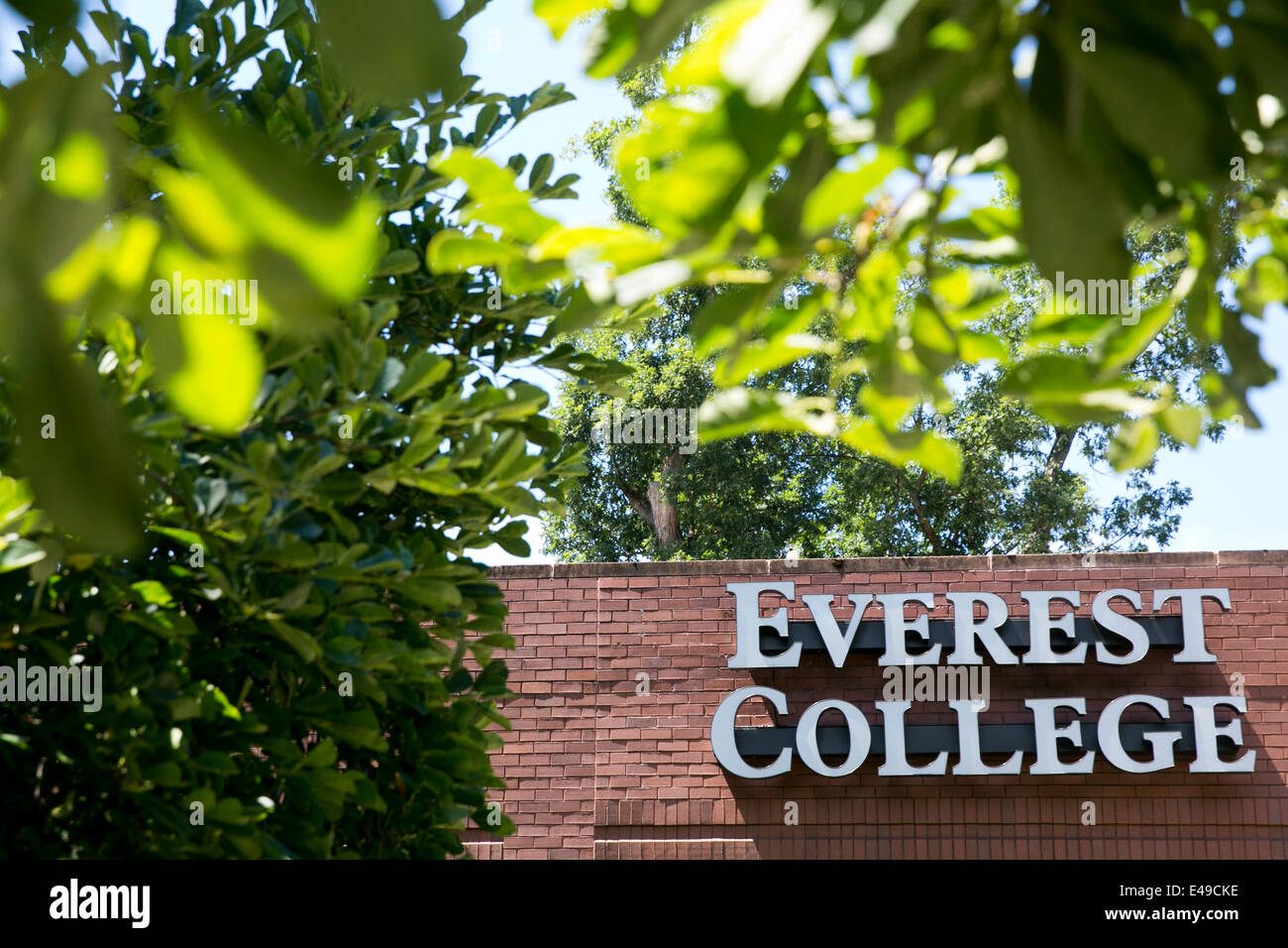 Everest college hi-res stock photography and images - Alamy
