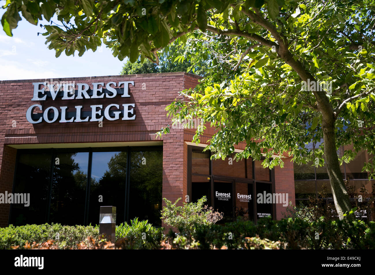 Woodbridge, Virginia, USA. 06th July, 2014. An Everest College location ...