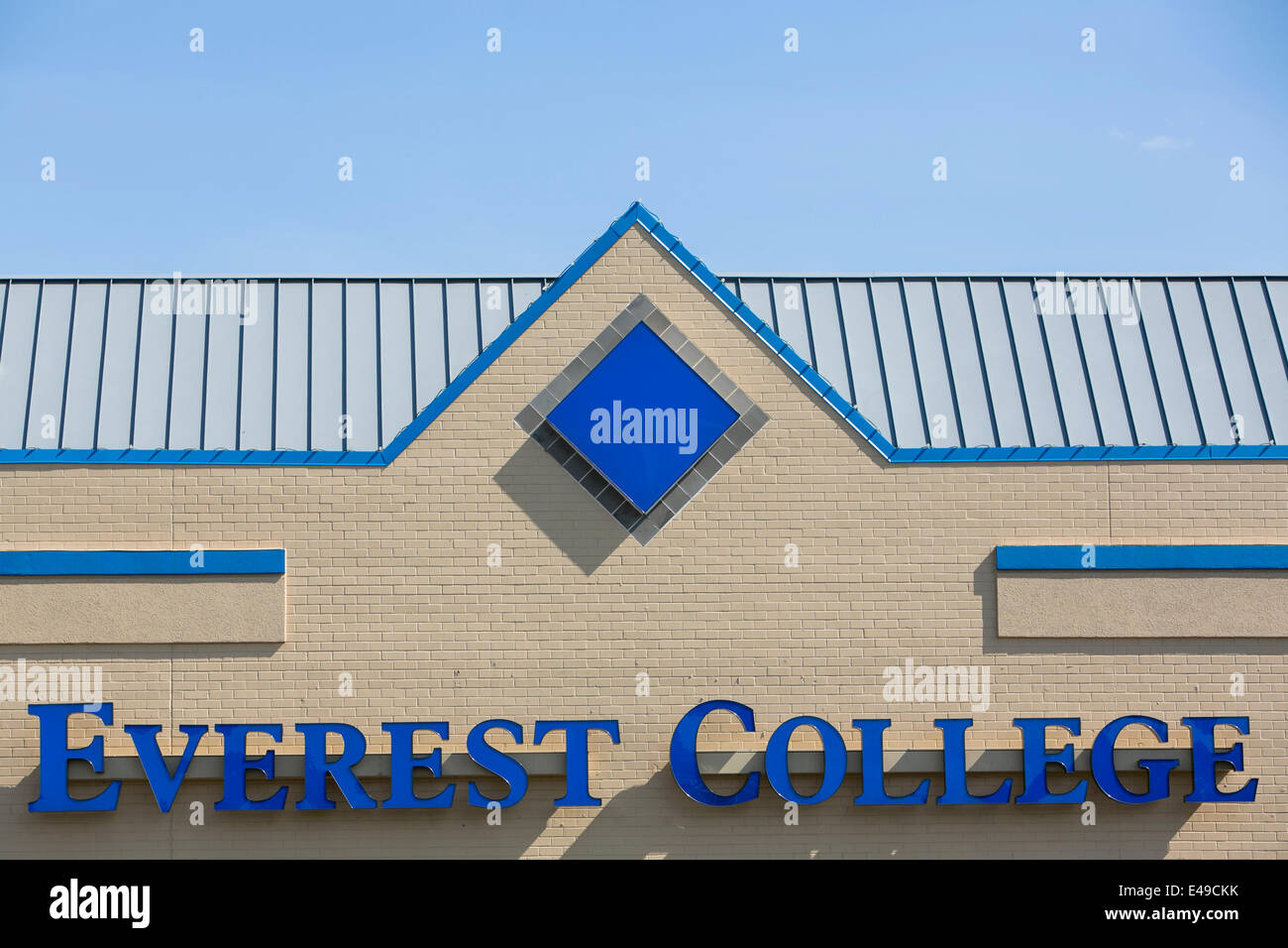 Woodbridge, Virginia, USA. 06th July, 2014. An Everest College location ...