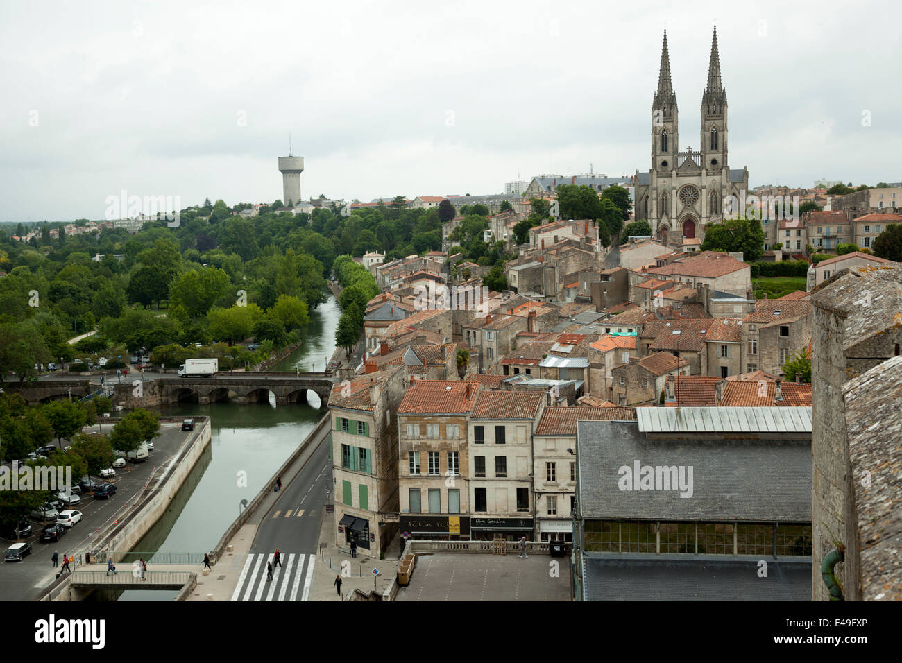 Central Niort ((France): the old bridge on the river, a part of the ...