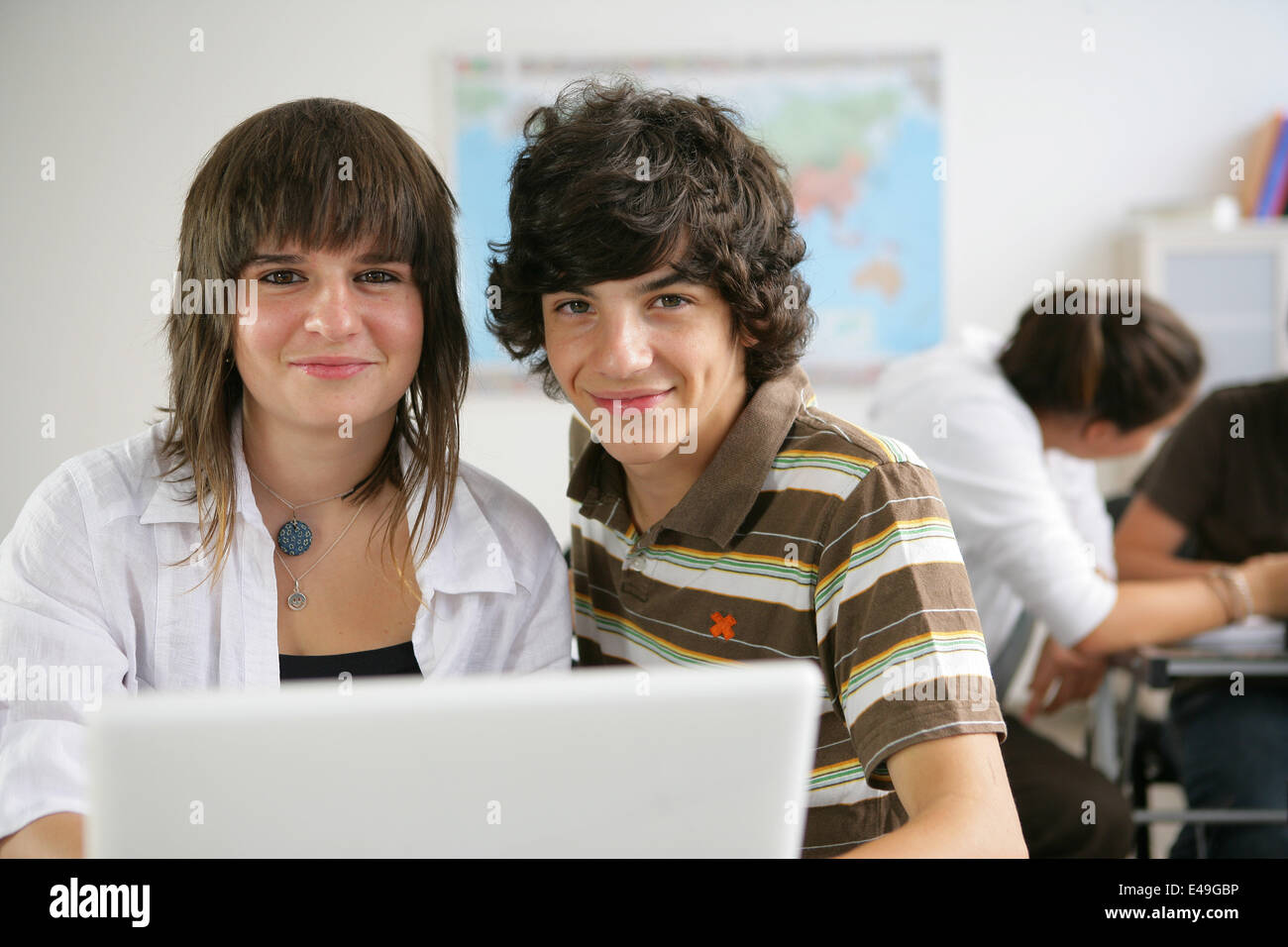 Secondary school children pupils class hi-res stock photography and ...