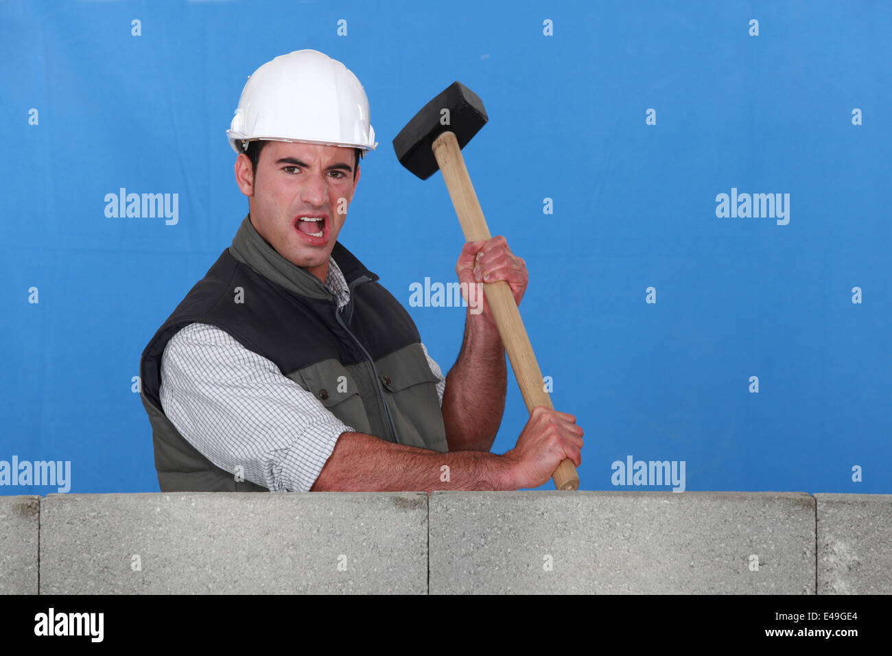 Construction worker with hammer hi-res stock photography and images - Alamy