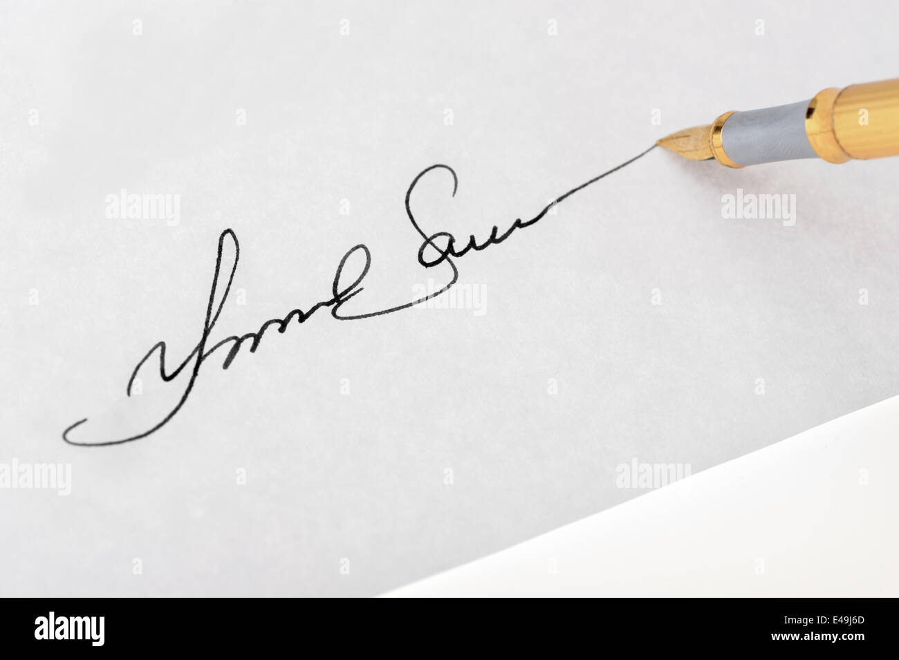 The signature close up and fountain pen Stock Photo - Alamy