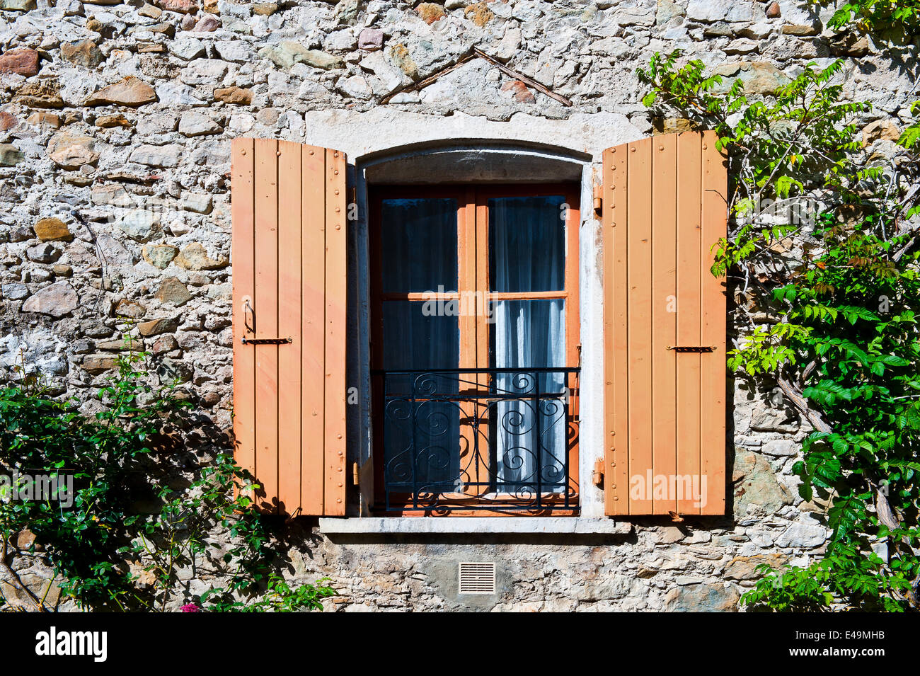 Closed french bar hi-res stock photography and images - Alamy