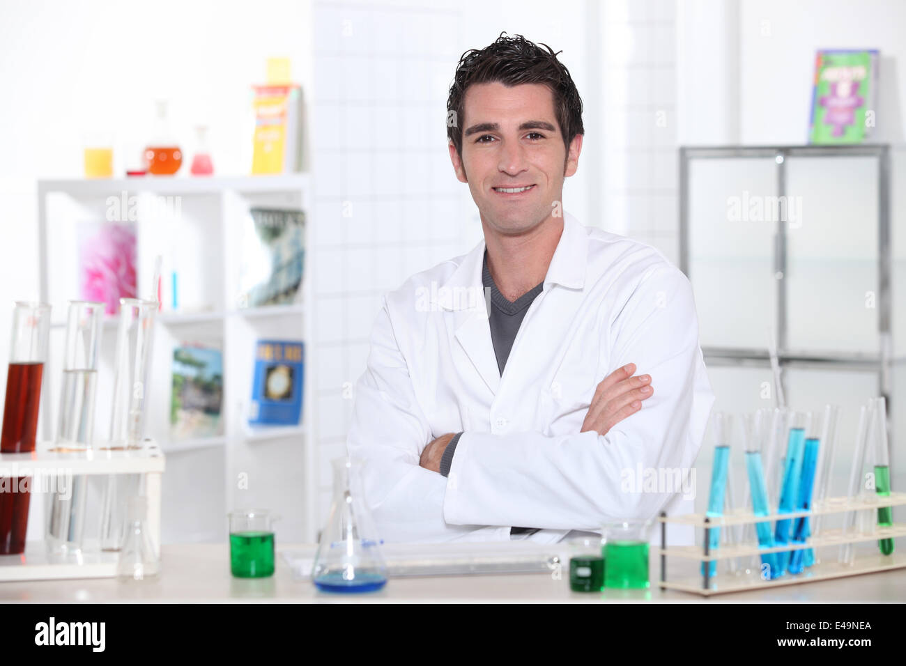 Dark school lab hi-res stock photography and images - Alamy