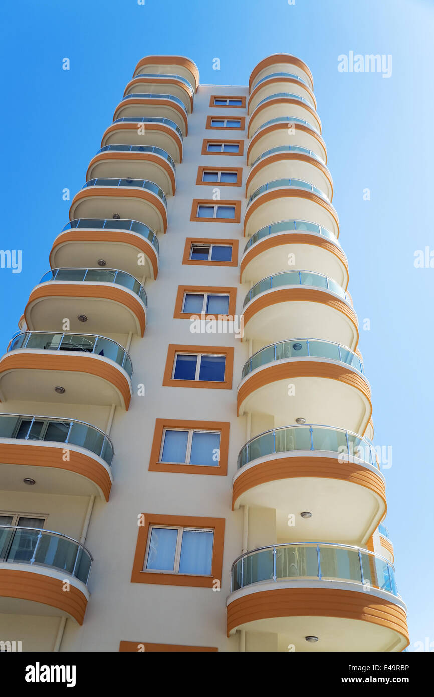 Residential tower block steel glass hi-res stock photography and images ...