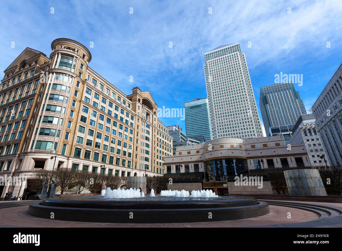 Cabot square canary wharf hi-res stock photography and images - Alamy