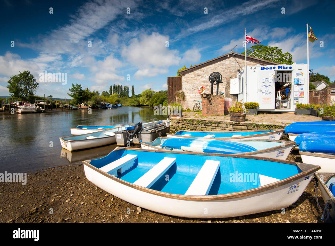 Wareham boats hi-res stock photography and images - Alamy