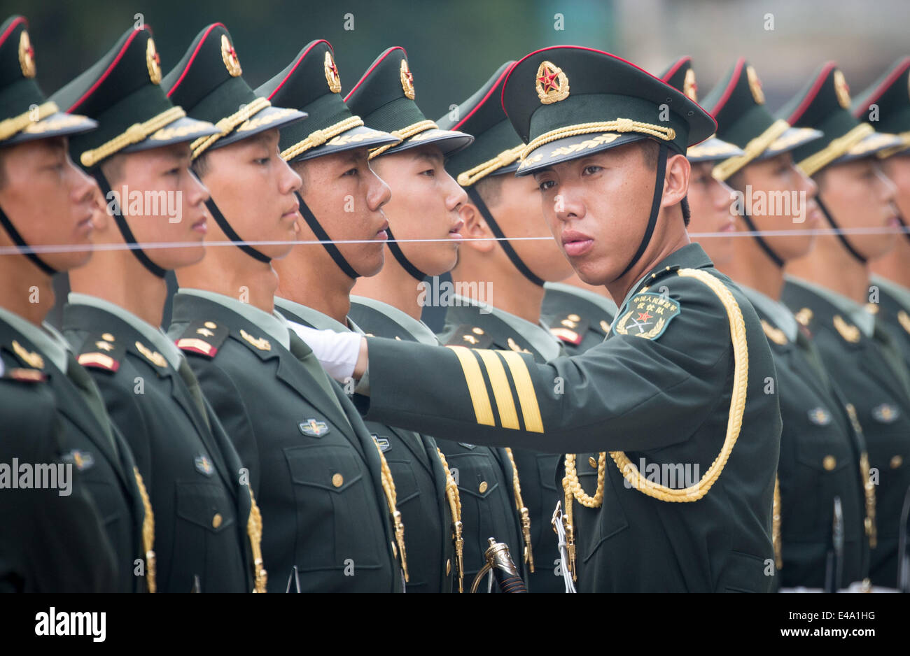 Chinese honor guard hi-res stock photography and images - Alamy