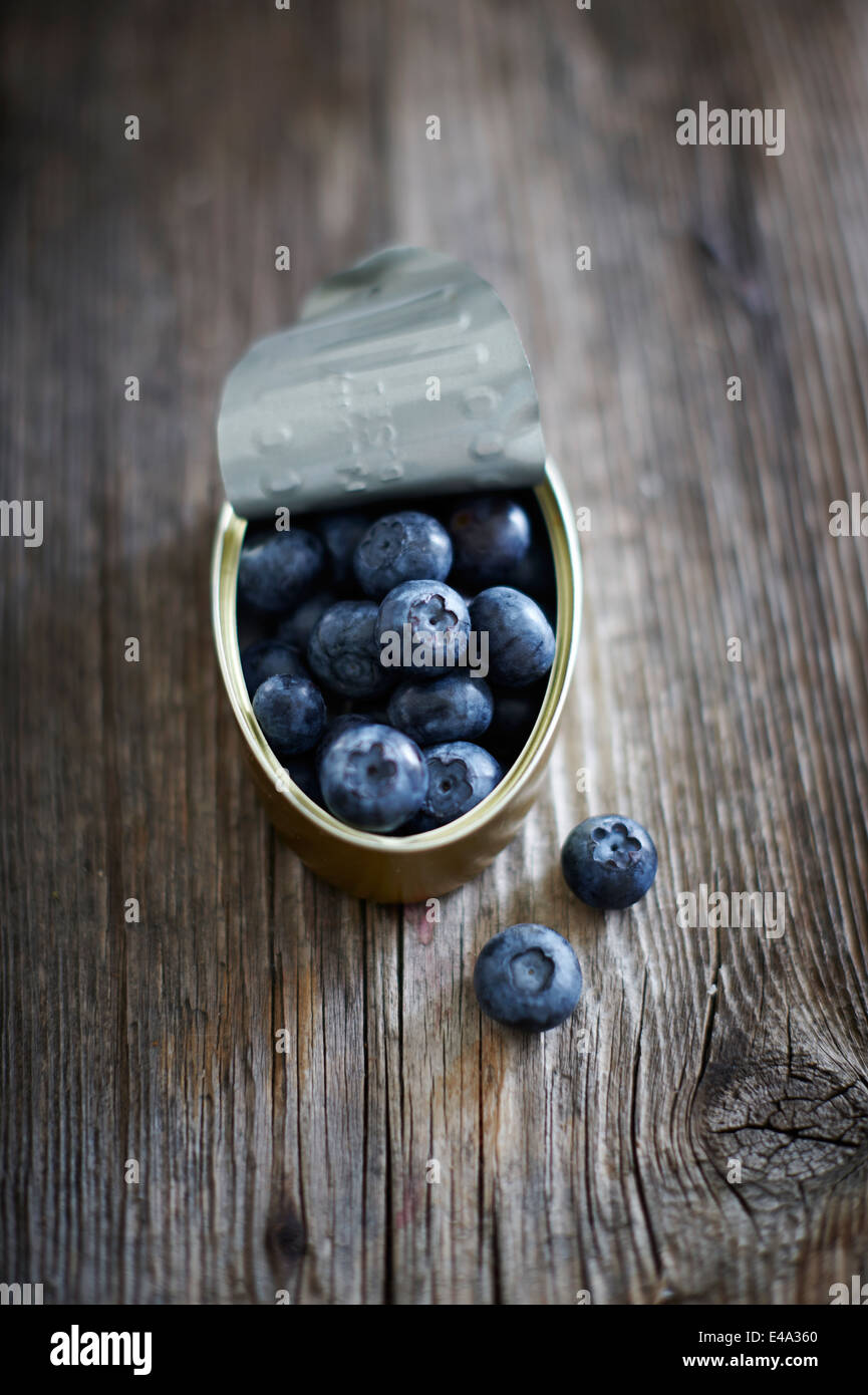 Blue tin can on hi-res stock photography and images - Alamy