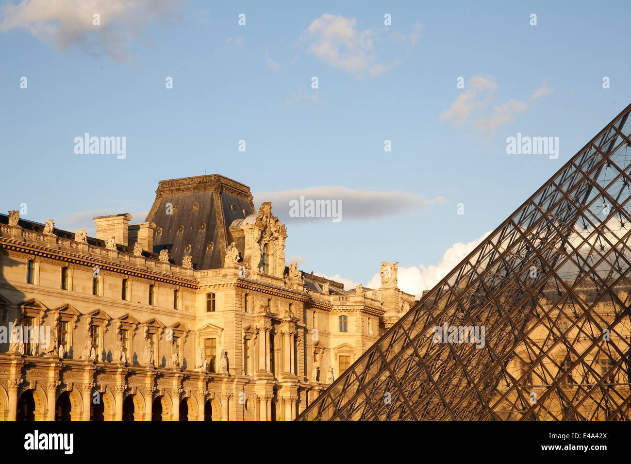 Louvre museum paris exterior hi-res stock photography and images - Alamy