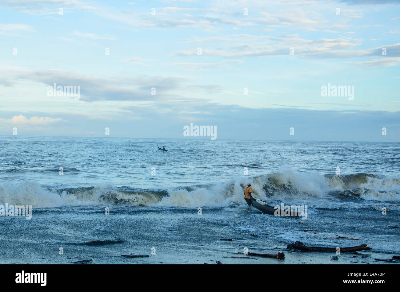 Fishermen facing high tides go hi-res stock photography and images - Alamy