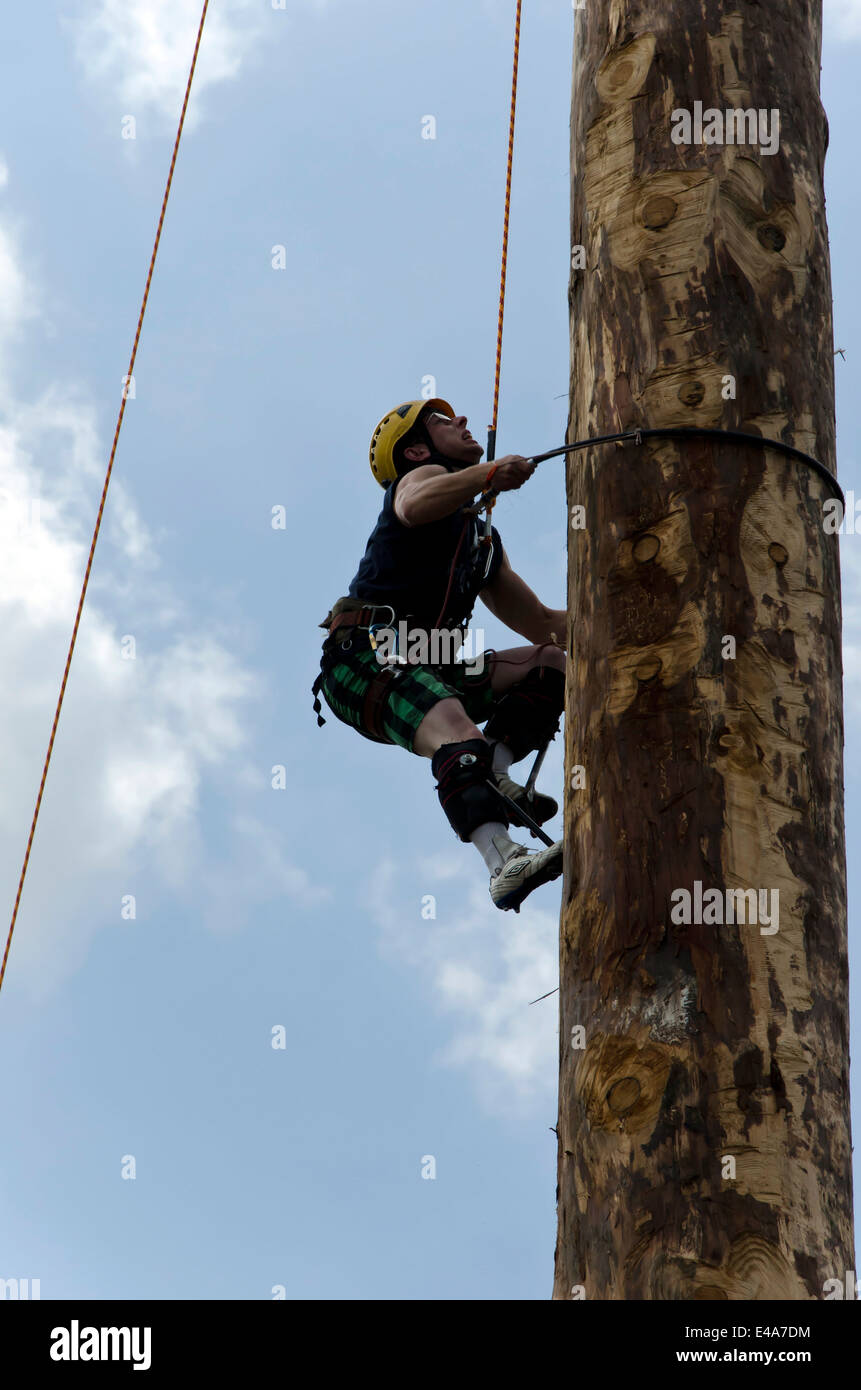 Pole climbing competition europe hi-res stock photography and images ...
