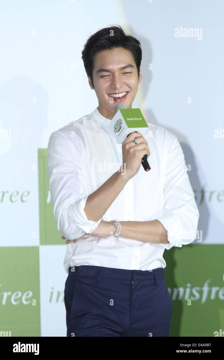Lee minho korean actor hi-res stock photography and images - Alamy