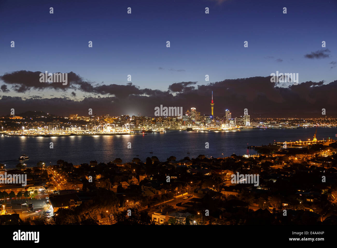 New Zealand, view to Auckland at evening twilight Stock Photo - Alamy