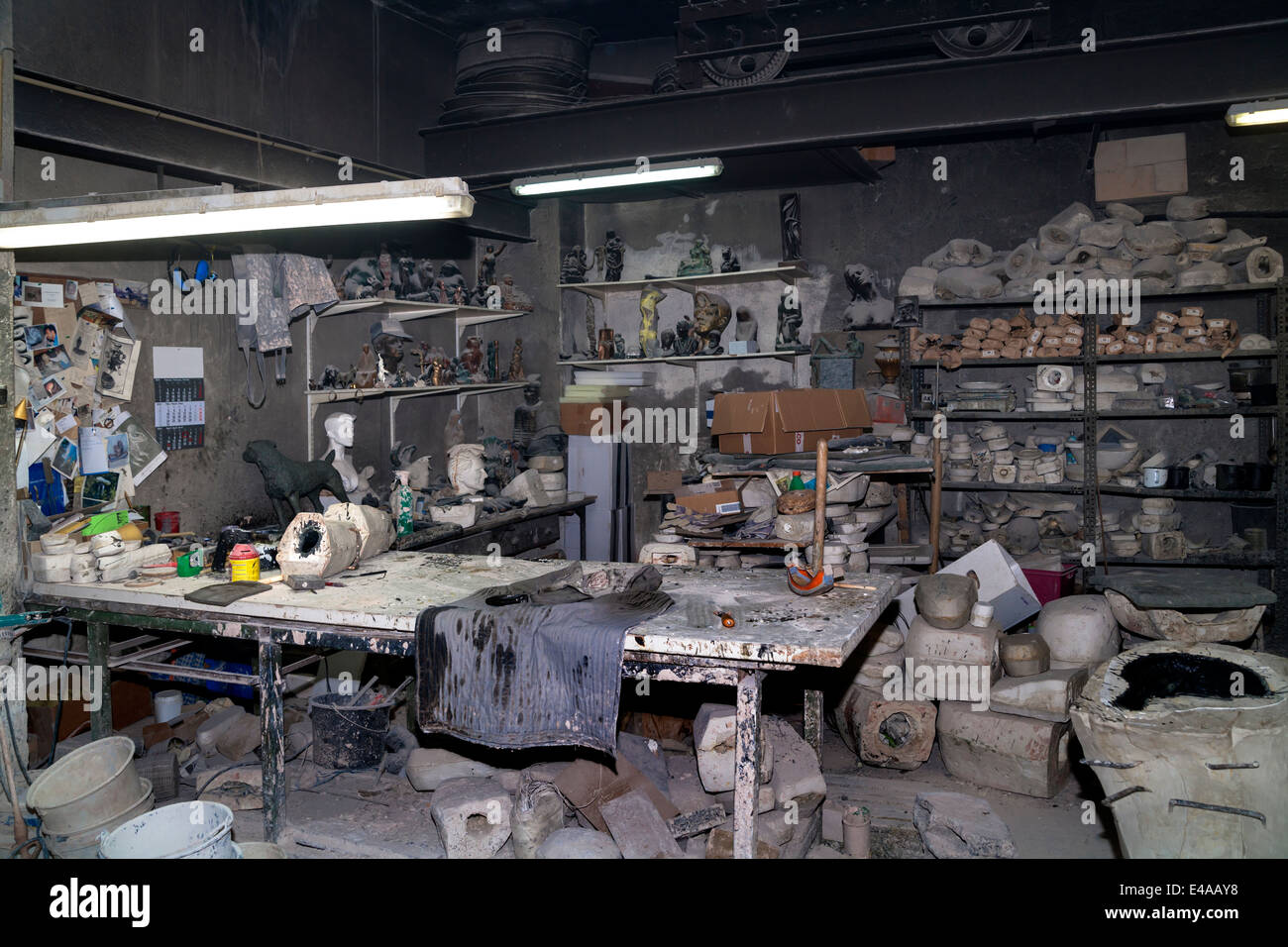 Interior view of art foundry hi-res stock photography and images - Alamy