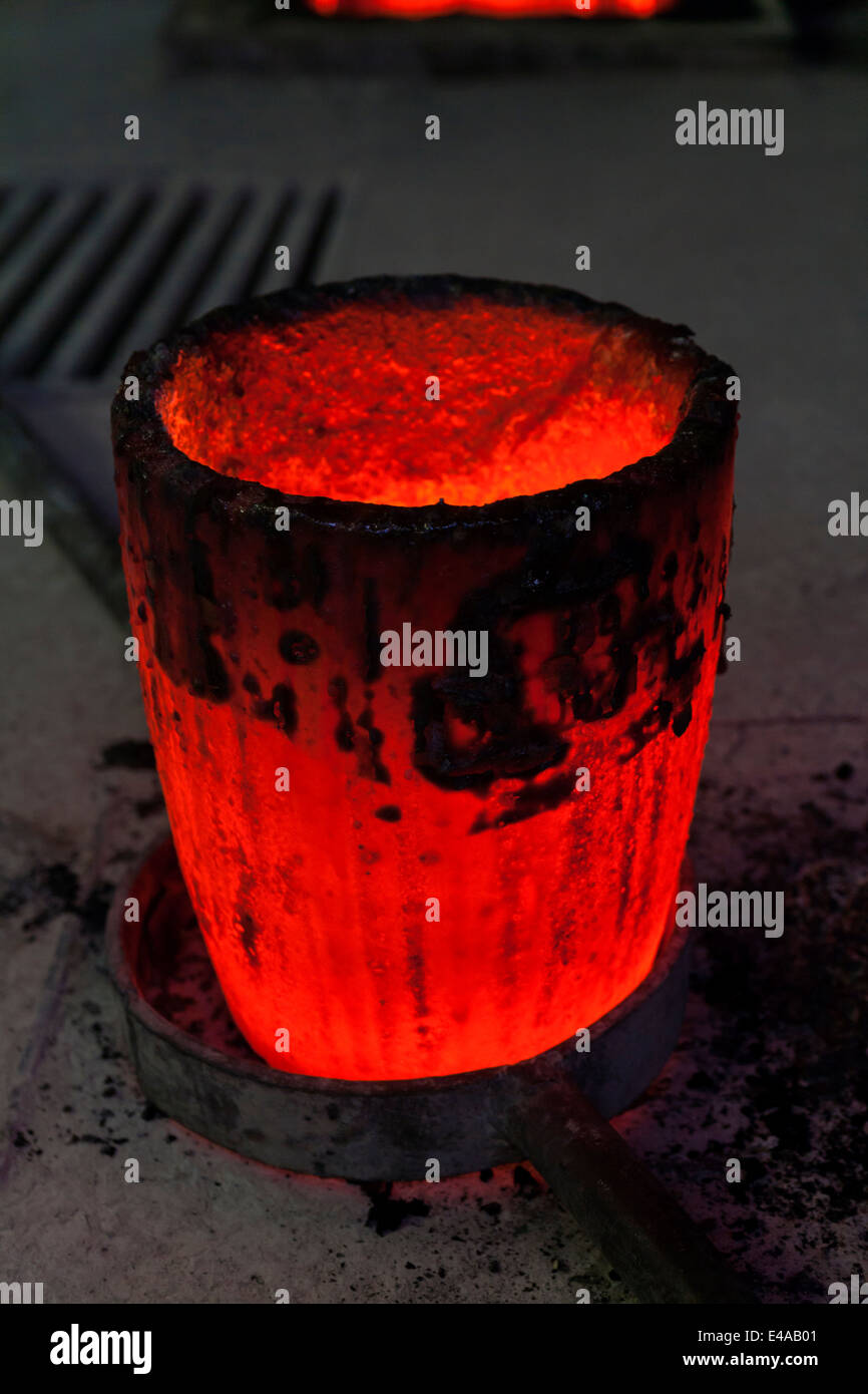 Molten metal ladle hi-res stock photography and images - Alamy