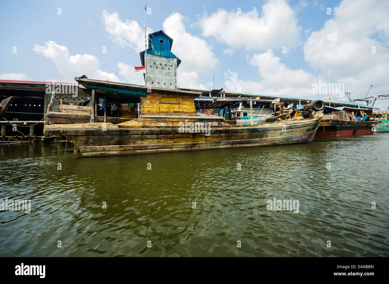 Boat building indonesia hi-res stock photography and images - Alamy