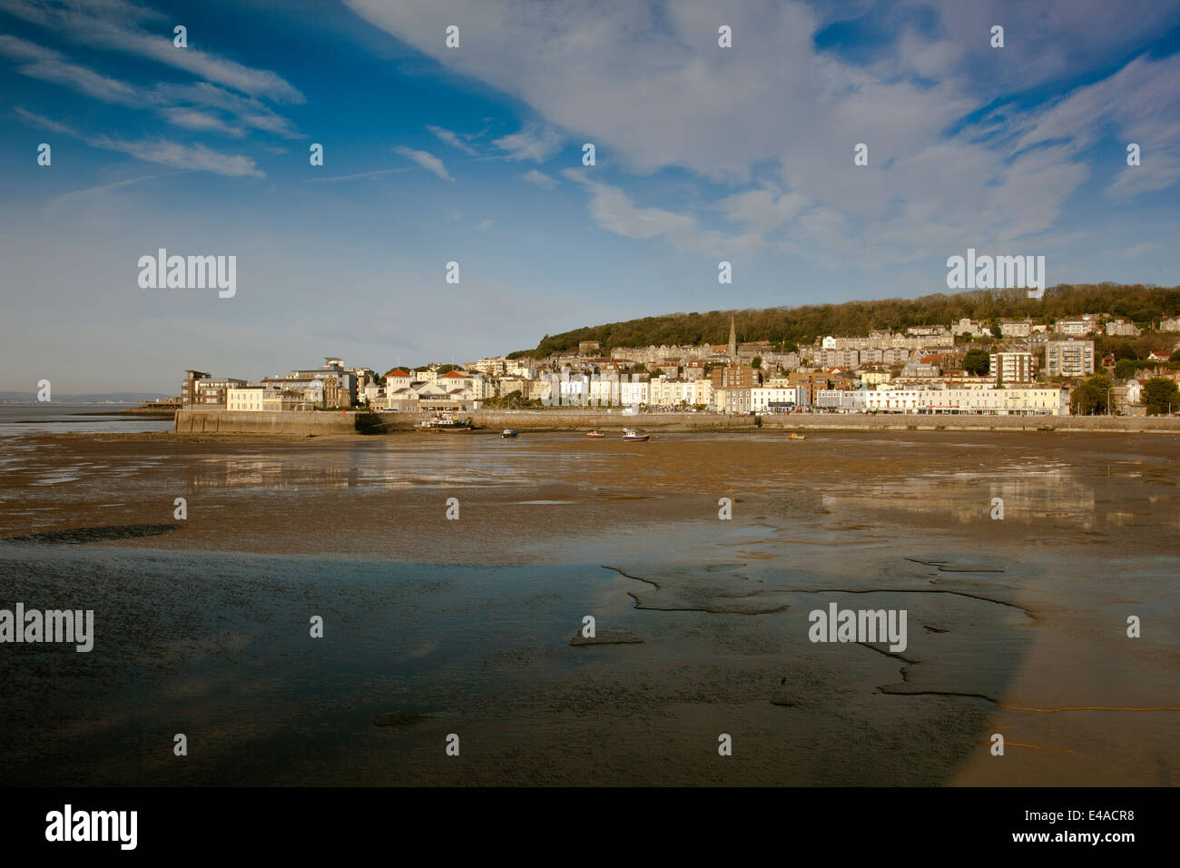Traditional seafront architecture hi-res stock photography and images ...