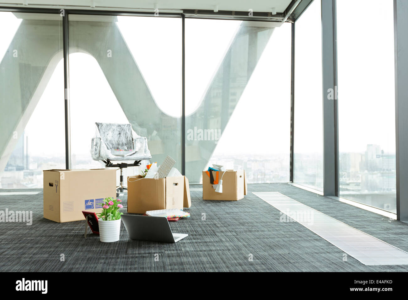Moving in first office hi-res stock photography and images - Alamy