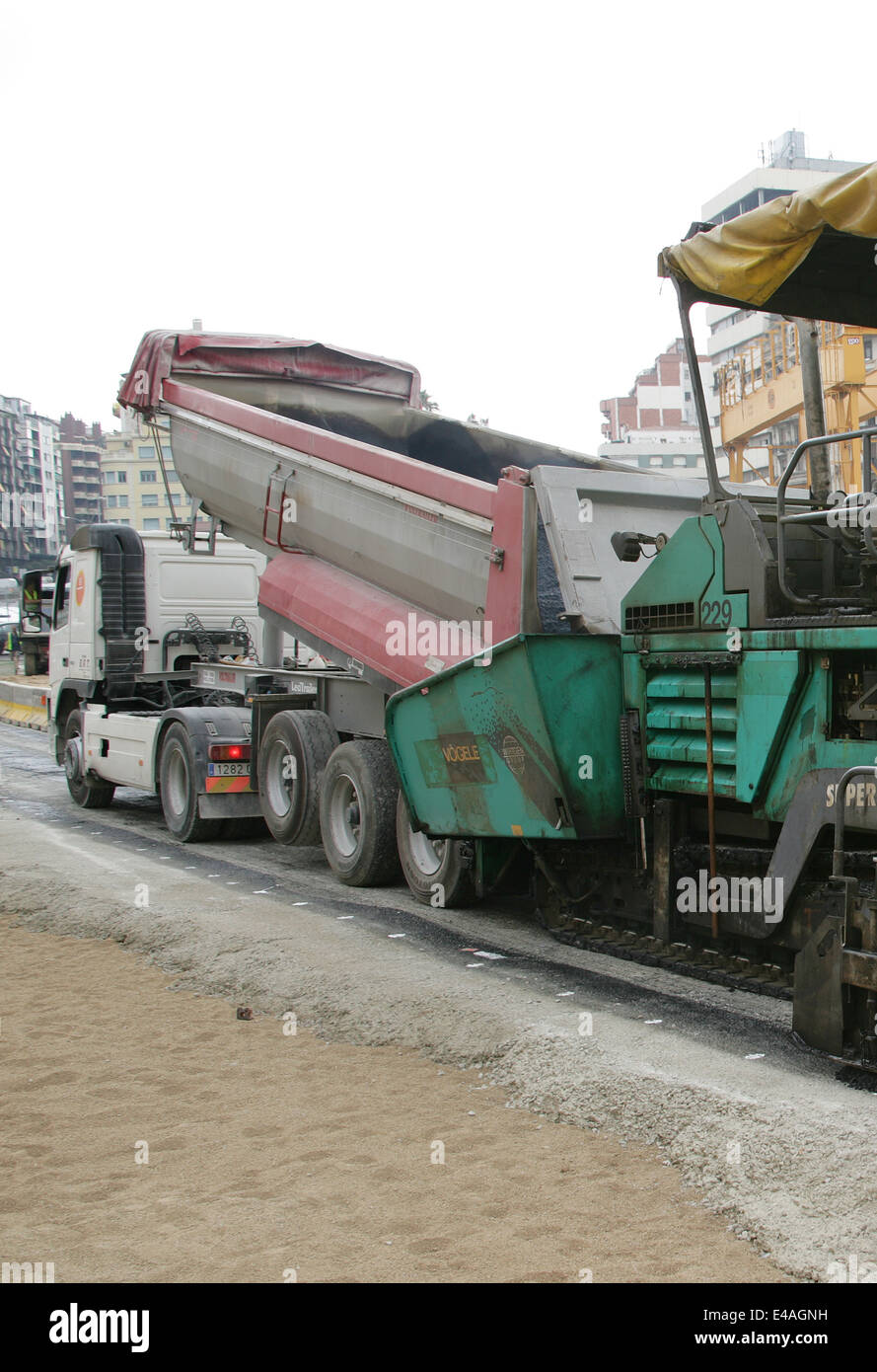 Asphalt paver machine hi-res stock photography and images - Alamy
