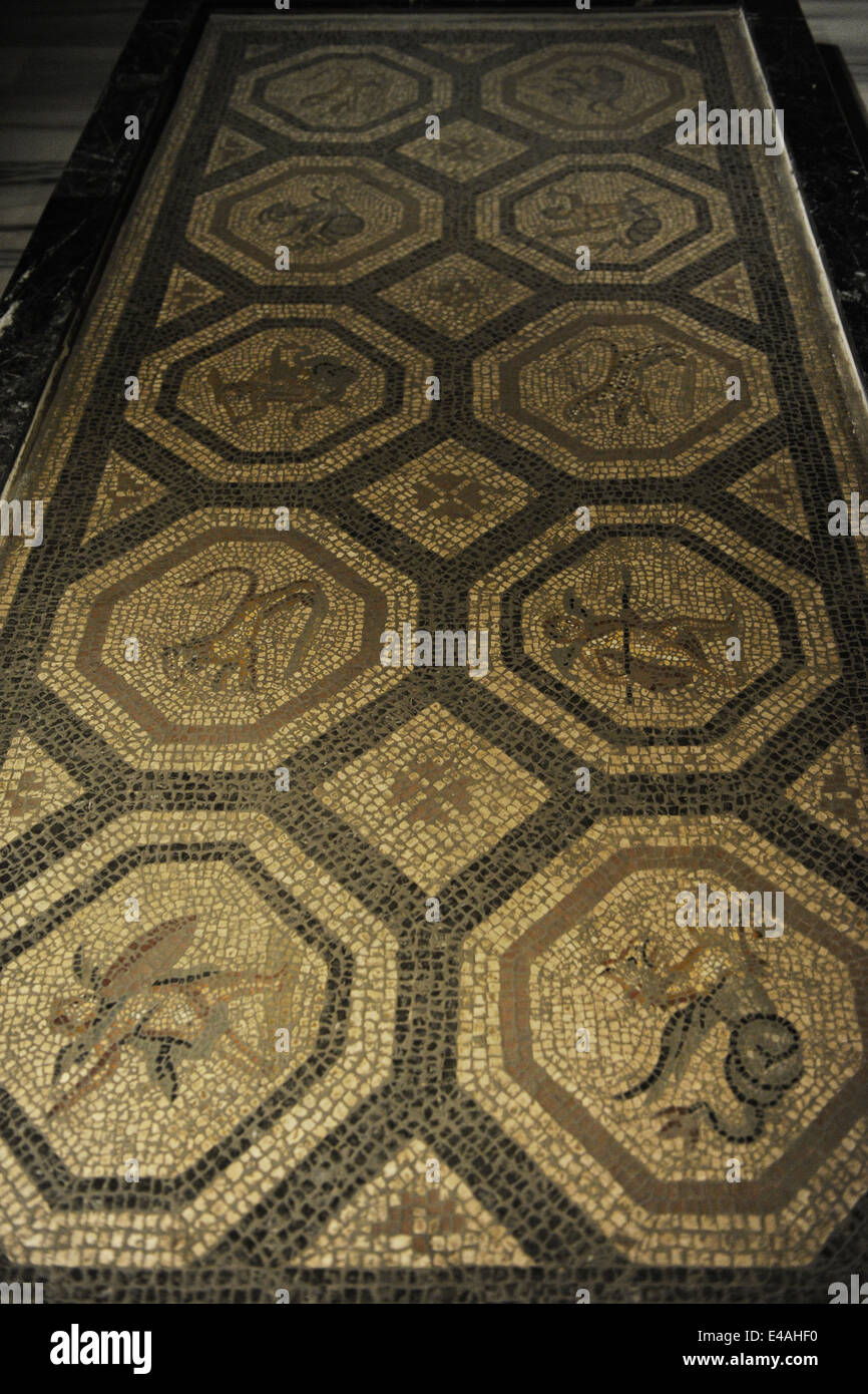 Cos triangle hi-res stock photography and images - Alamy