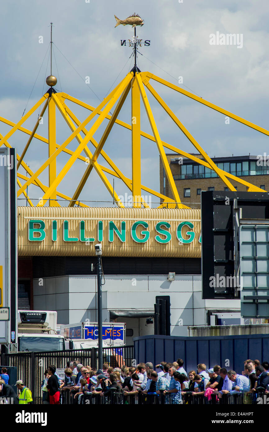 Third leg hi-res stock photography and images - Alamy