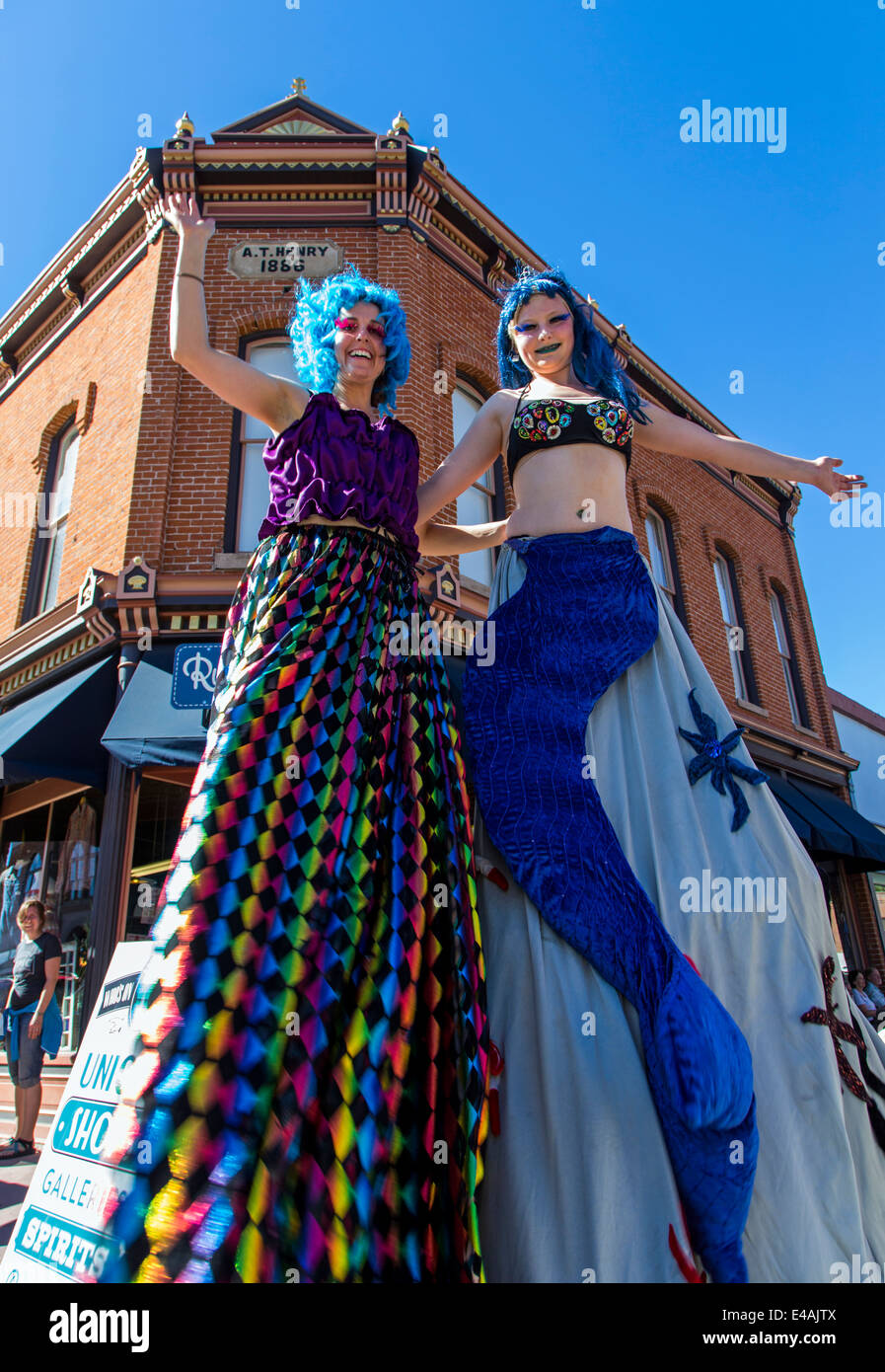 Circus performers hi-res stock photography and images - Alamy