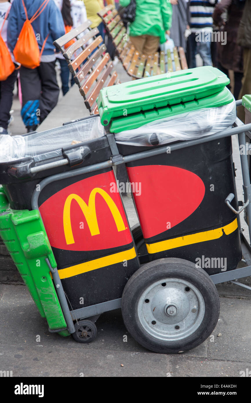 Mcdonalds bin hi-res stock photography and images - Alamy