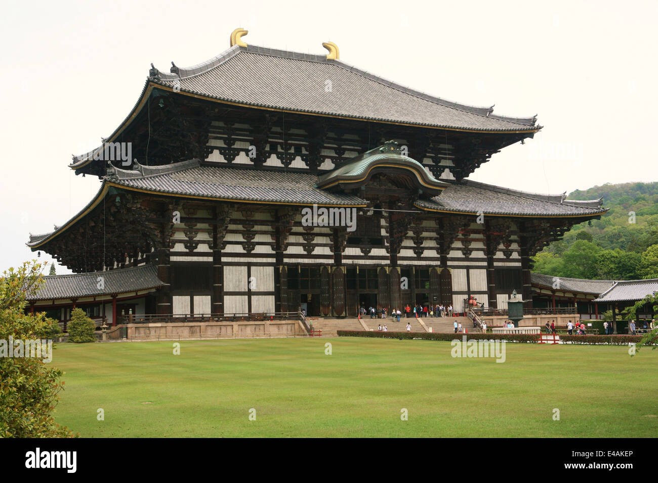 Todai-ji temple in Nara Japan which houses the largest bronze statue of ...