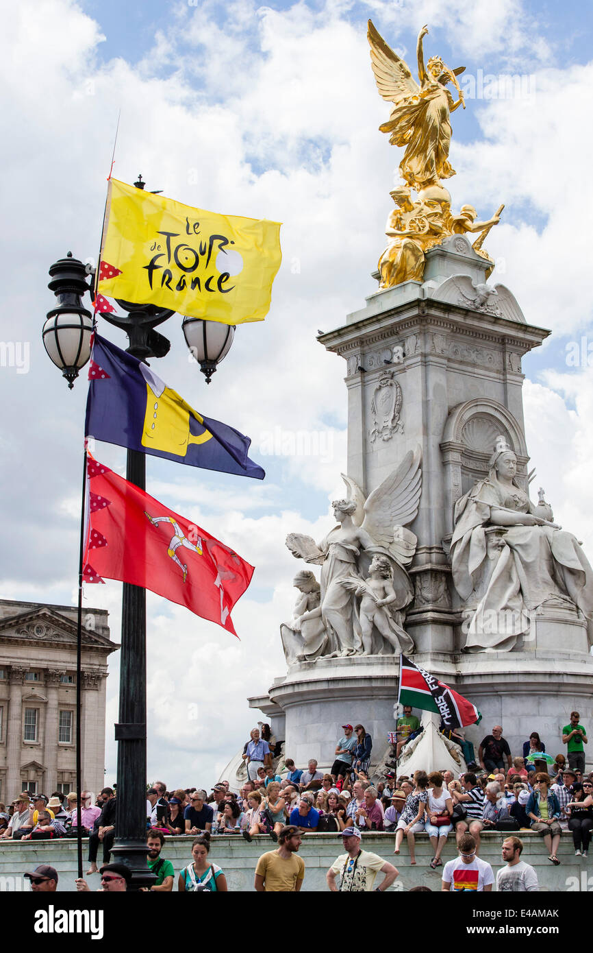 Fans wait watch england hi-res stock photography and images - Alamy