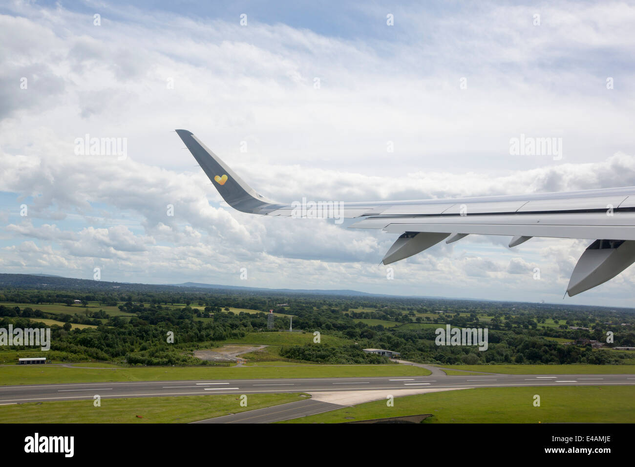 Manchester airport aerial hi-res stock photography and images - Alamy