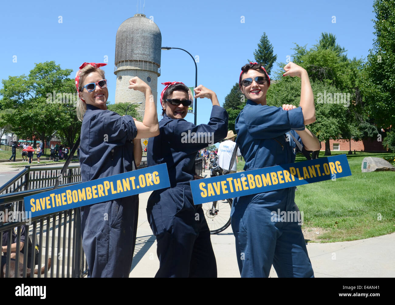 Rosie the riveter campaign hi-res stock photography and images - Alamy