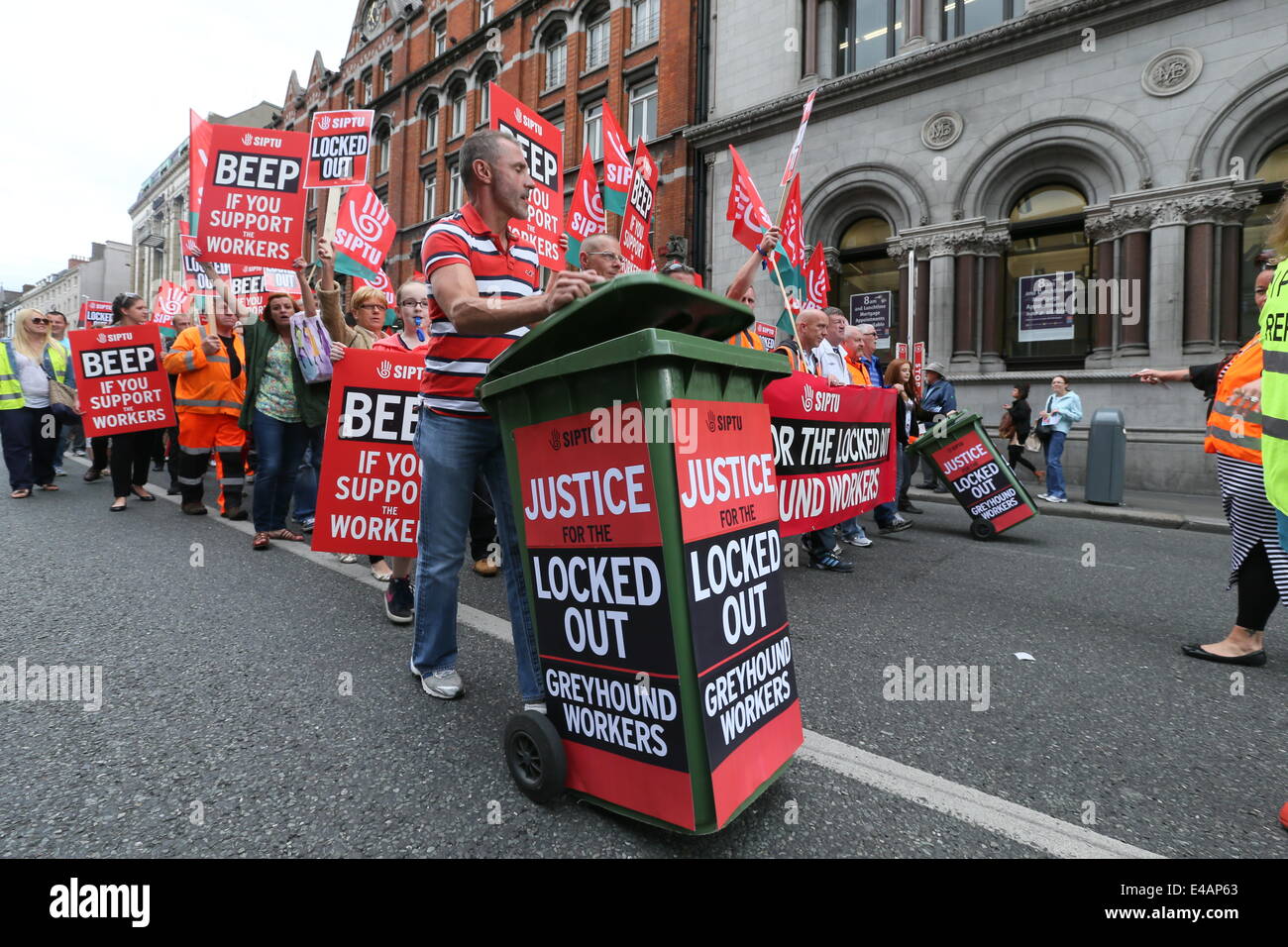 Dublin city centre following hi-res stock photography and images - Alamy